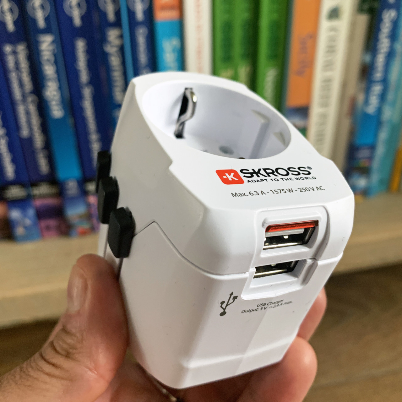 S-Kross wereldstekker kopen? | Reisstekker Pro Light USB world